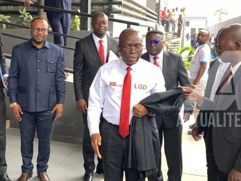 RDC-Présidentielle 2023 : Matata Ponyo a déposé sa candidature ... RDC-Présidentielle 2023 : Matata Ponyo a déposé sa candidature ...